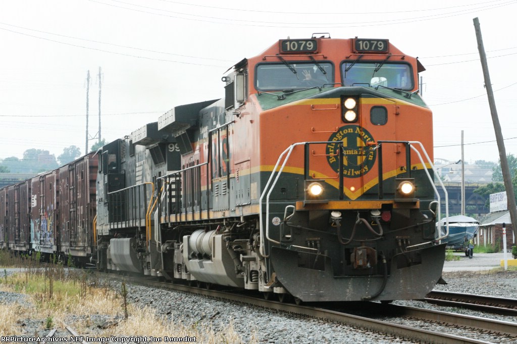BNSF 1079